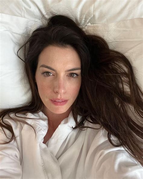 Inside Anne Hathaways Skincare Routine Her Top Products