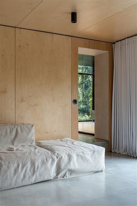 Balbek Bureaus Relogged House A Modern Take On The Log Cabin