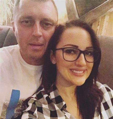 Krije Se Od Medija Nikada Ga Ne Viđamo Alors