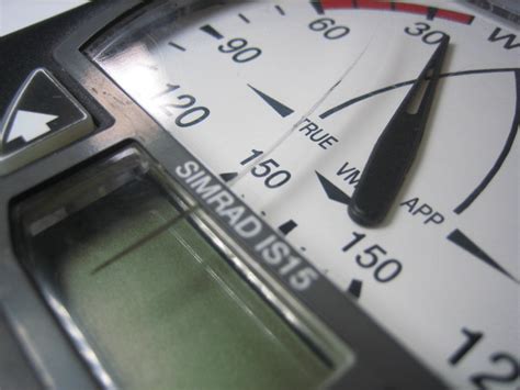 Simrad Is15 Wind Display ~ 22094676 For Parts Repair Max Marine Electronics