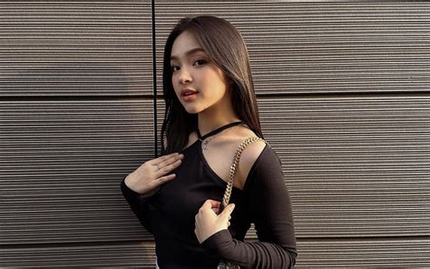 7 Potret Eca Aura Si Gantungan Kunci Surya Insomnia Yang Bikin Netizen