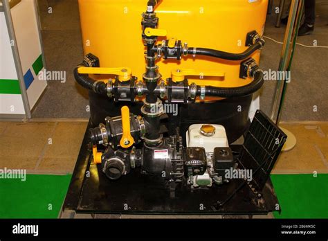 Großer Weißer Tank Für Wasser Und Industriebedarf Großer Wassertank