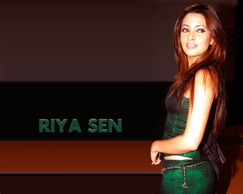 Celebrity Sexy Actress Wallpapers Of Riya Sen