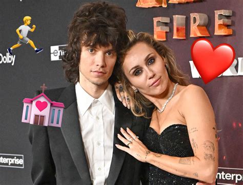 Miley Cyrus Has Talked About Eloping With Fiancé Maxx Morando For This Surprising Reason