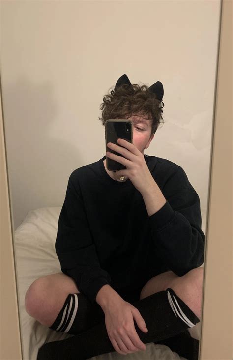 In Love With My New Lil Cat Ears And Choker Scrolller