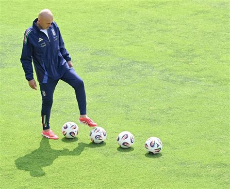 Dilly Ding Dilly Dong Italy Press The Big World Cup