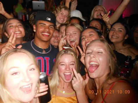 Follow Sabrinalipkinn Frat Party Themes Friend Photos Summer Friends