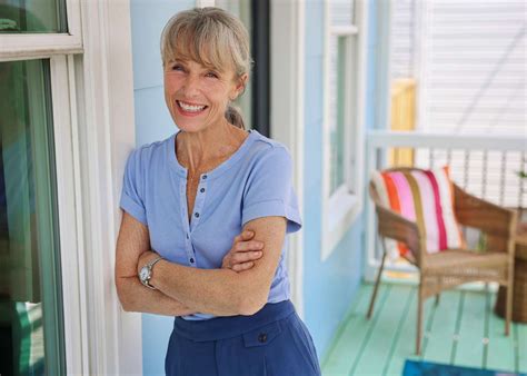 Mina Starsiak Hawk And Mom Karen E Laine To Return To Hgtv For Spinoff Filmed In Different