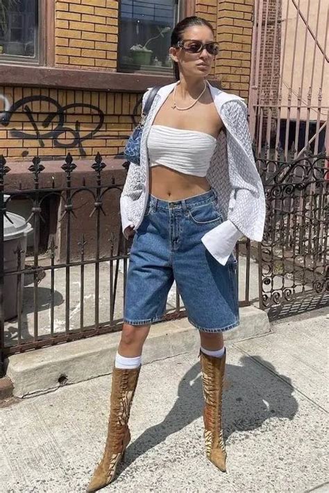 40 Cool Jorts Outfit Ideas For Women To Nail This Long Denim Shorts