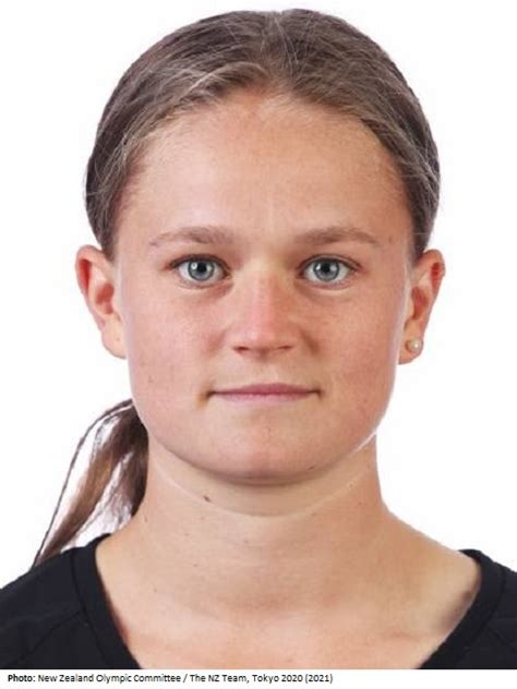 Holly Pearsons Instagram Twitter And Facebook On Idcrawl