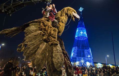 Book Giant Eagle Puppet Parade Characters Scarlett Entertainment