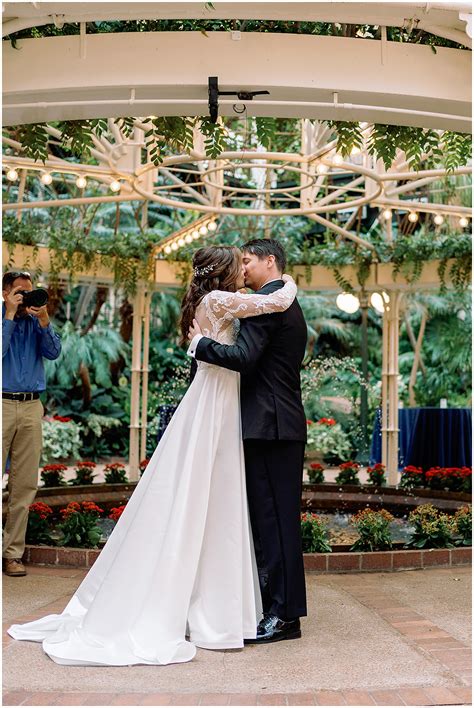 Your Guide To Planning A Gaylord Opryland Wedding In Nashville