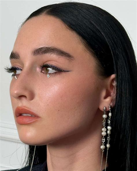 Frances Coolest Makeup Artist Violette Fr Launches Face Jewels