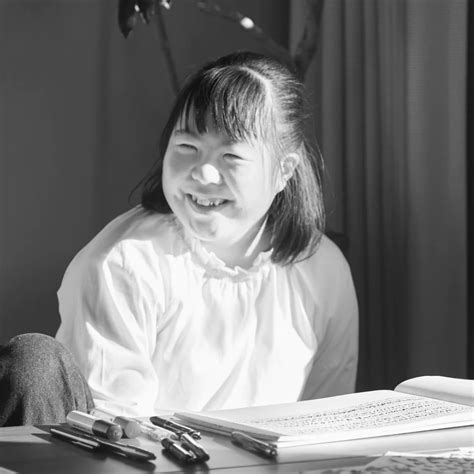 ヘラルボニーの契約作家7名のアートが個包装にあしらわれた生理用ナプキン、6月1日（土）より全国販売 News 株式会社ヘラルボニー