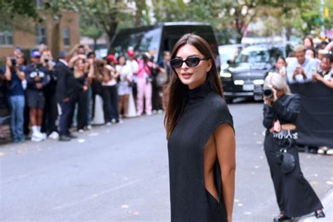 Emily Ratajkowski Braless Sideboob Calvin Klein Nyfw Hot Celebs Home