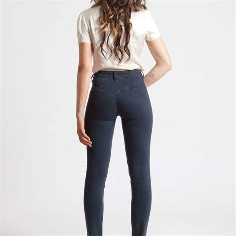 High Waisted Jeans Outfits For Every Body Type
