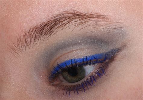 Die Zauberin Zebulon Electric Blue Eye Makeup