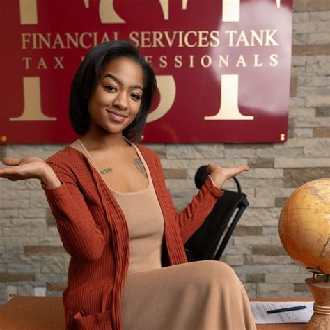 Natevia Hardeman Financial Service Tank