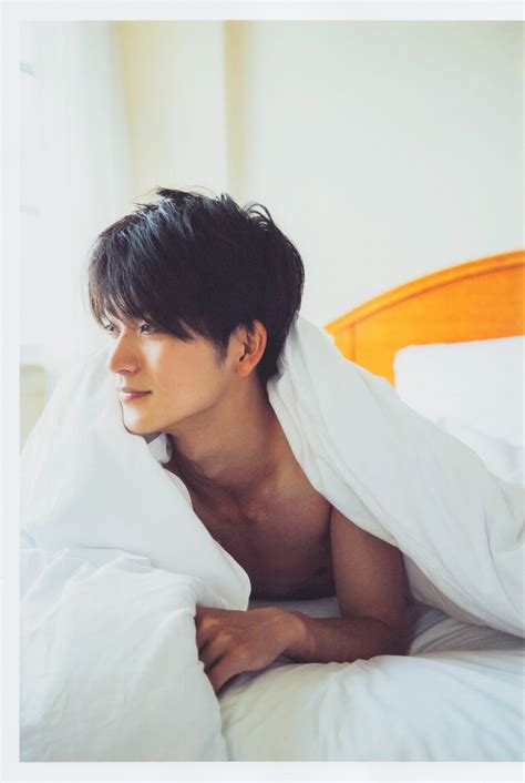 日曜日楽園 山本涼介ファースト写真集 Moment