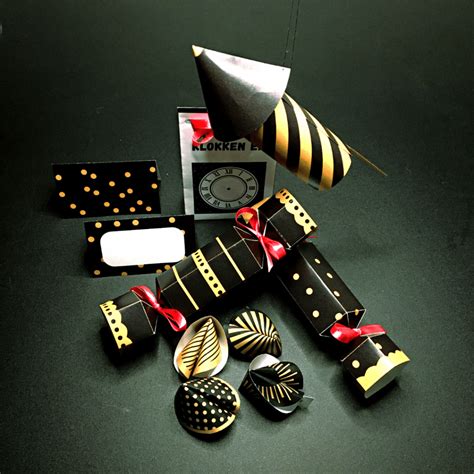 Hjemmelavet Nytårspynt Sort And Guld Lou Noire