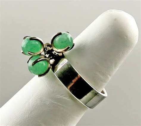 ปักพินโดย Emma Coleman ใน Lilly แหวน