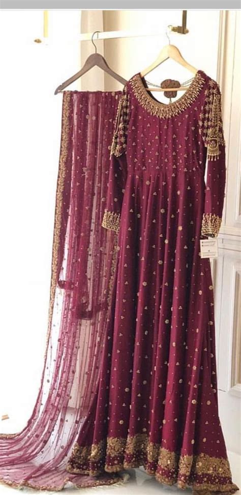 Pin By Iqra Malik On Shadi Dresses Pretty Formal Dresses Latest