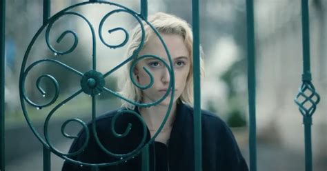 Maika Monroe بازیگر فیلم ترسناکی که قبل از بازیگر شدن یک ورزشکار حرفه ای بود