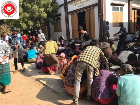 ဒီပဲယင်းရှိ စစ်ရှောင် ပြည်သူ ၄၀၀ ကျော်ကို Sandc အဖွဲ့က အစားအသောက်များ လ