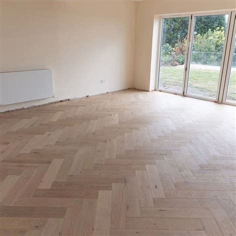 Riviera 14 3 X 90mm Pale Invisible Oak Herringbone Engineered Wood Flooring