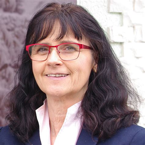 Ellen Sieberts Instagram Twitter And Facebook On Idcrawl