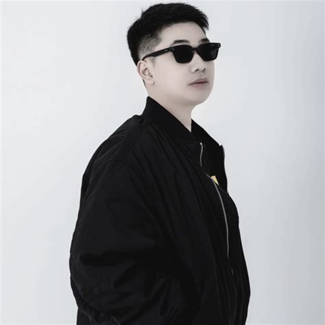 Moi Cham Moi Him Remix