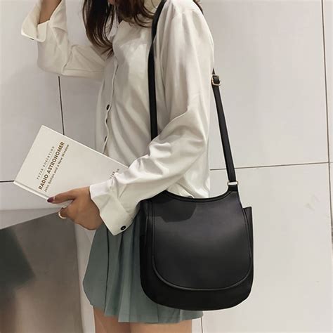 반달 미니백 크로스 숄더 만두 가방 핸드폰가방 호보백 하프문 휘뚜루마뚜루