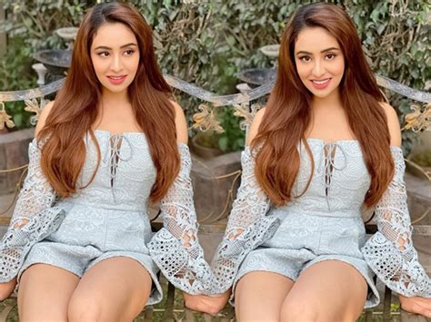 Musskan Sethi Mesmerizing Poses