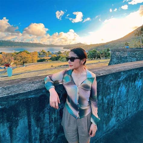 7 Potret Prilly Latuconsina Rayakan Ultah Di Tempat Impian Hunting Hiu