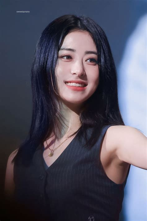 윤진 Yunjin ♡︎ Yunjin Kim Beautiful People Beautiful Girls