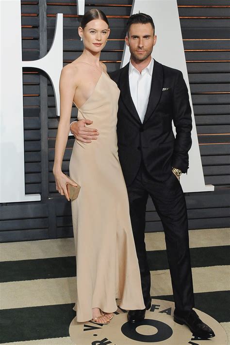 Celebrity Couples Where The Woman Is Taller 60 Photos Moonagedaydreamfilm