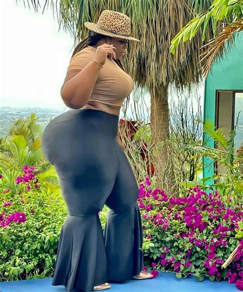 Chrisy Chris Quick Facts Bio Age Height Weight Measurements Instagram Plus Size Model Bio