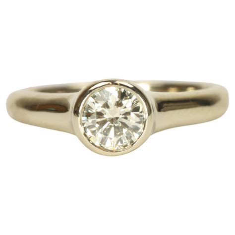 075 Carat Round Brilliant Cut Bezel Solitaire 14k Engagement Ring For
