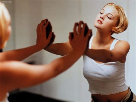 Drew Barrymore Scrolller