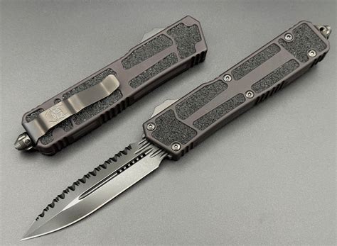 Microtech Knives Scarab Ii De Shadow Dlc Full Serrated Dlc Hardware 2 Tristar Edge
