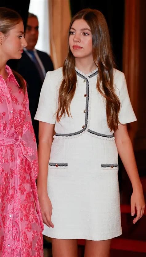 La Infanta Sofía Da Un Giro A Su Estilismo Y Pasa De Un Moderno Mono