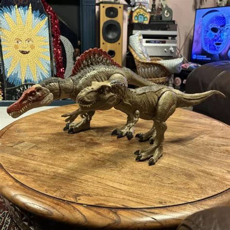 Jurassic World Legacy Extreme Chompin Spinosaurus Action Figure Toy