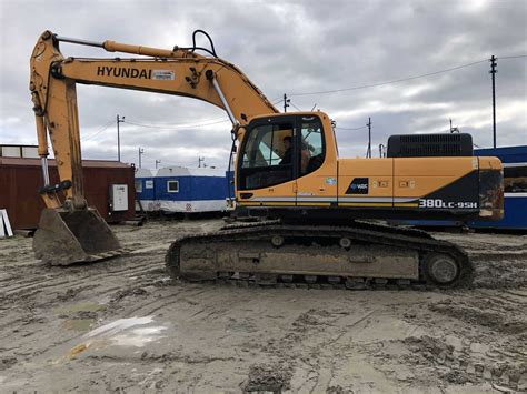 Арендовать экскаватор гусеничный Hyundai R380lc 9sh в Санкт Петербурге
