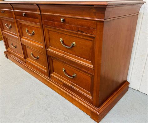 Vintage Ethan Allen Regency Style Medallion Cherry 9 Drawer Dresser For Sale At 1stdibs