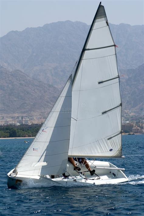 Kleine Zeilboot Stock Afbeelding Image Of Hobbys Activiteit 6454899