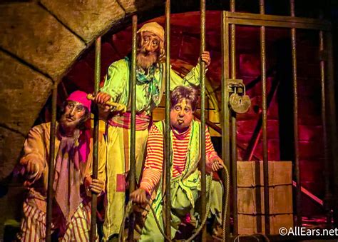 16 Details In Disneys Pirates Of The Caribbean Ride That You Wont See