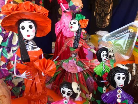 Calaveras De Papel Maché Una Tradición Hecha Con Paciencia Y Amor