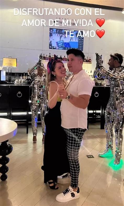 ¿se Casó Con Astrid Falcón ‘chyno Miranda Publica Imagen ¡hola