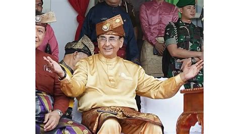 Profil Ismeth Abdullah Pernah Jadi Gubernur Kepri Lulusan Amerika