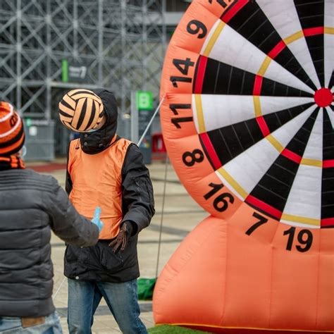 Гигантский оранжевый дартс — Teletype